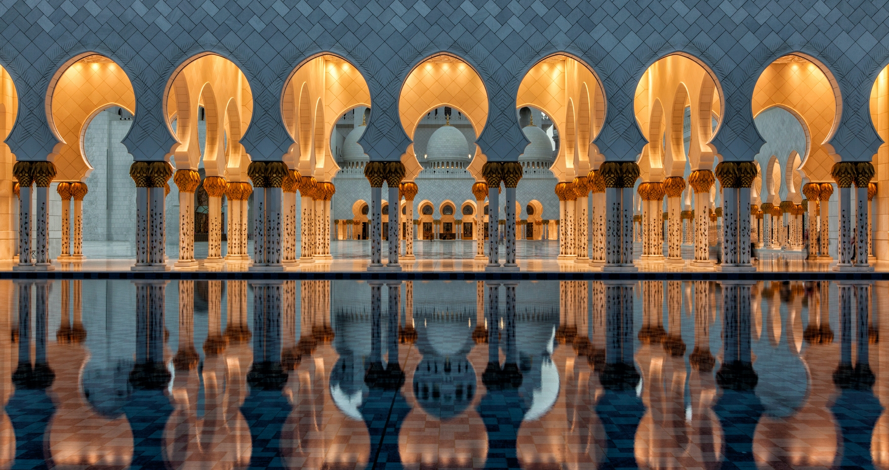 Reflections Wallpaper - Captivating and Serene Wallpaper | Happywall