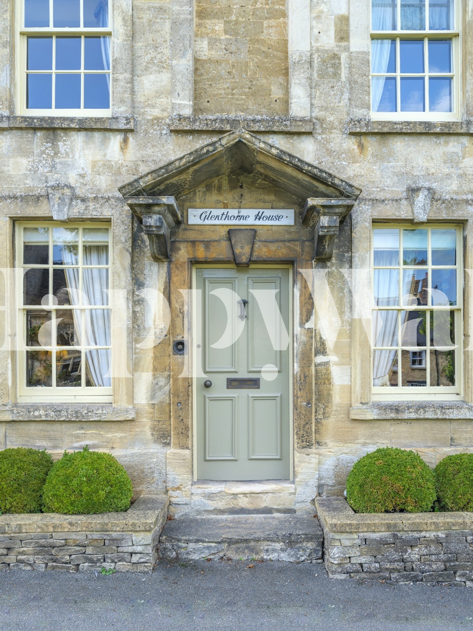 English Manor Entrance Wallpaper - happywall.com