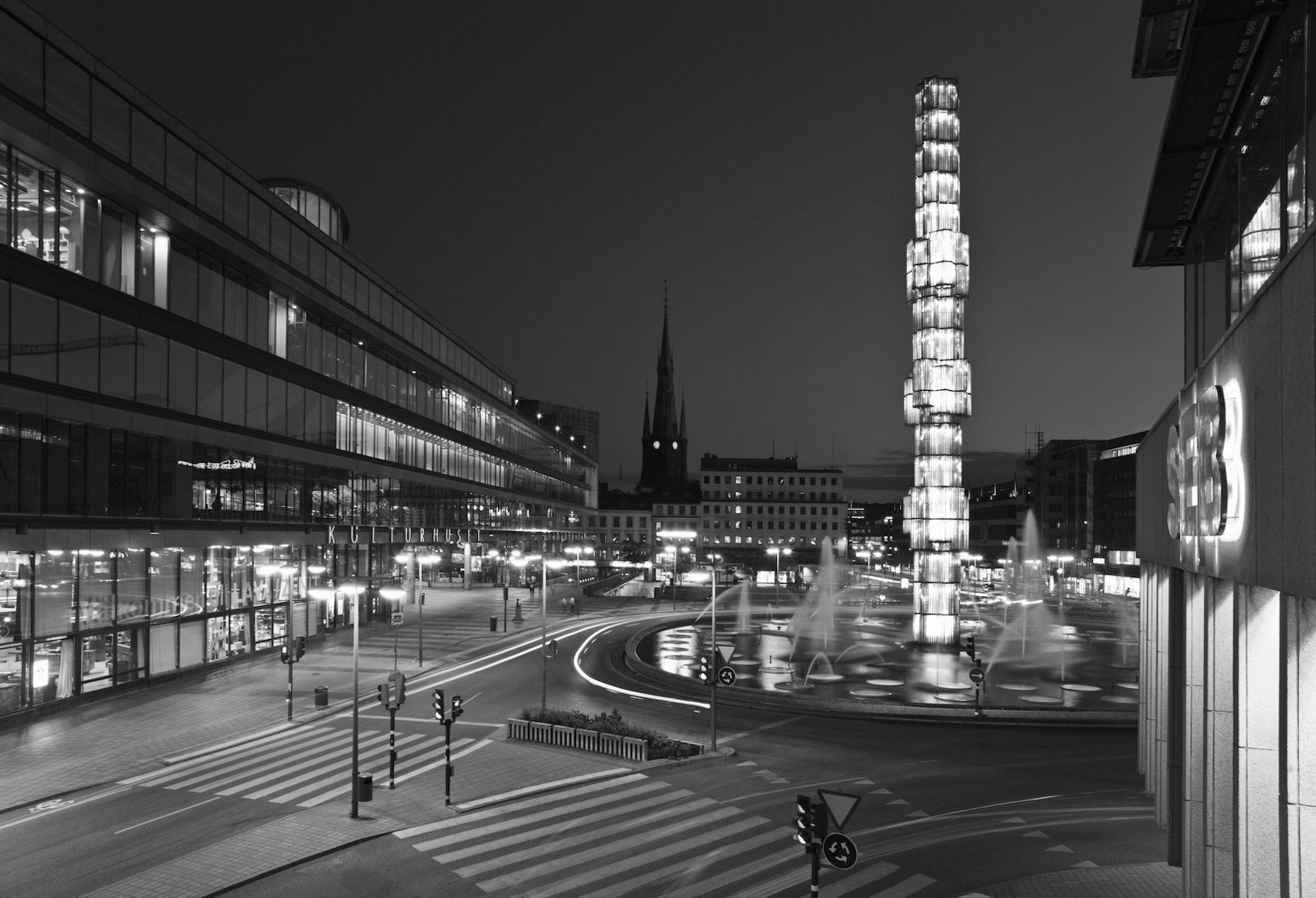 Shop Sergels Torg Wallpaper Online | Happywall