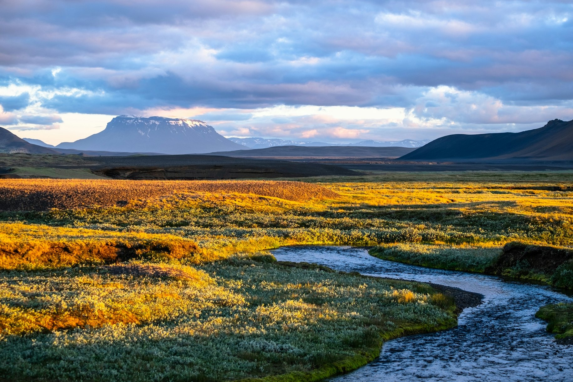 Shop Icelandic Landscape Wallpaper - Happywall