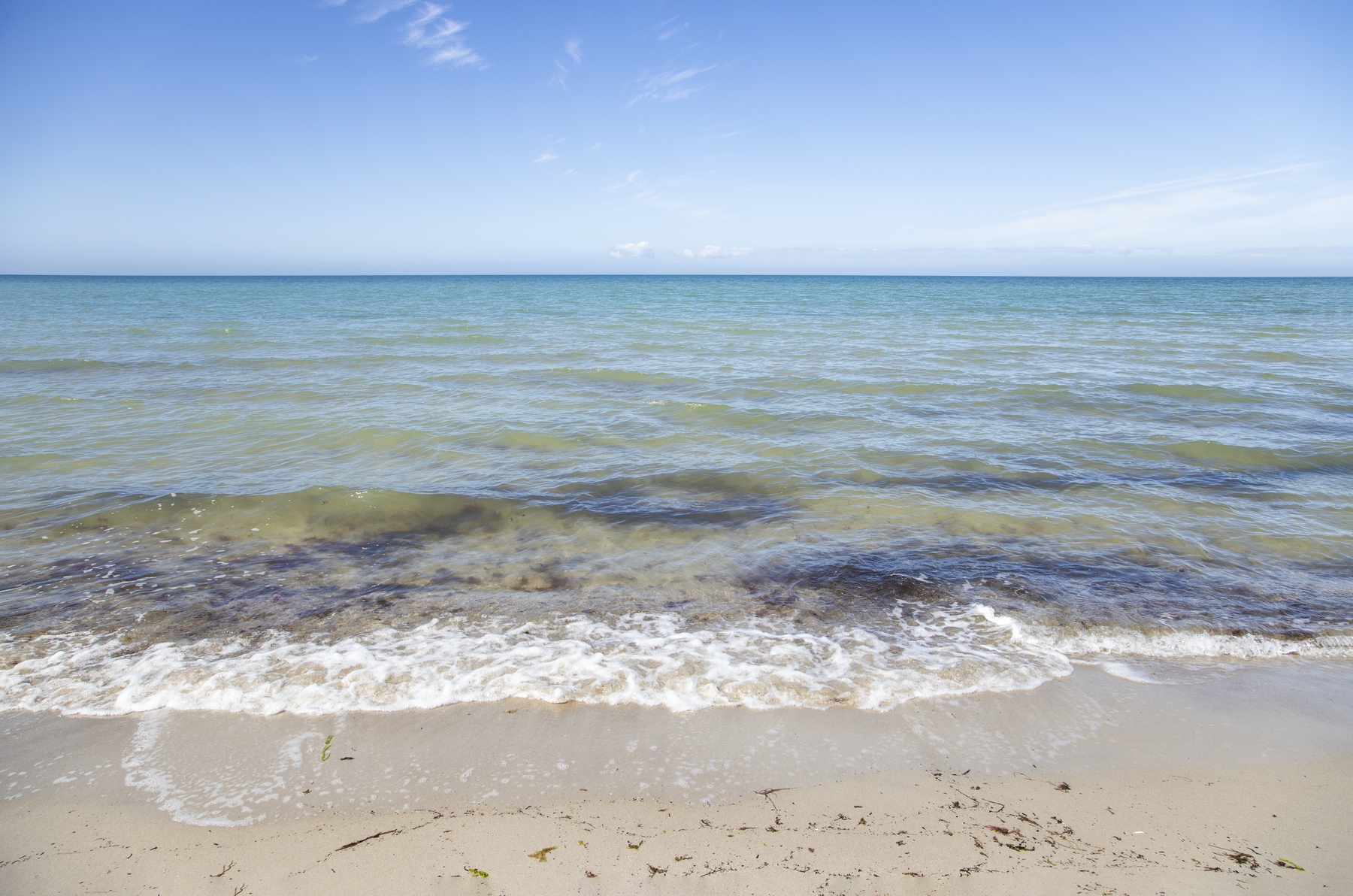 Clear Baltic Sea Water wallpaper - Happywall