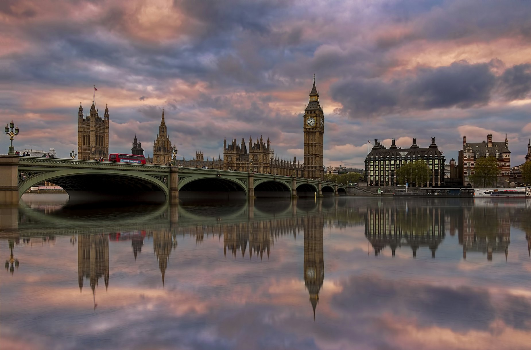 A Sunset to Remember Wallpaper - Beautiful Scenic Wall Decor | Happywall