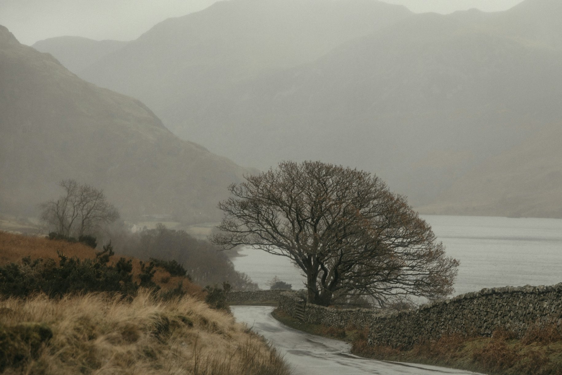 "Lake District Moody Day Wallpaper - Happywall"