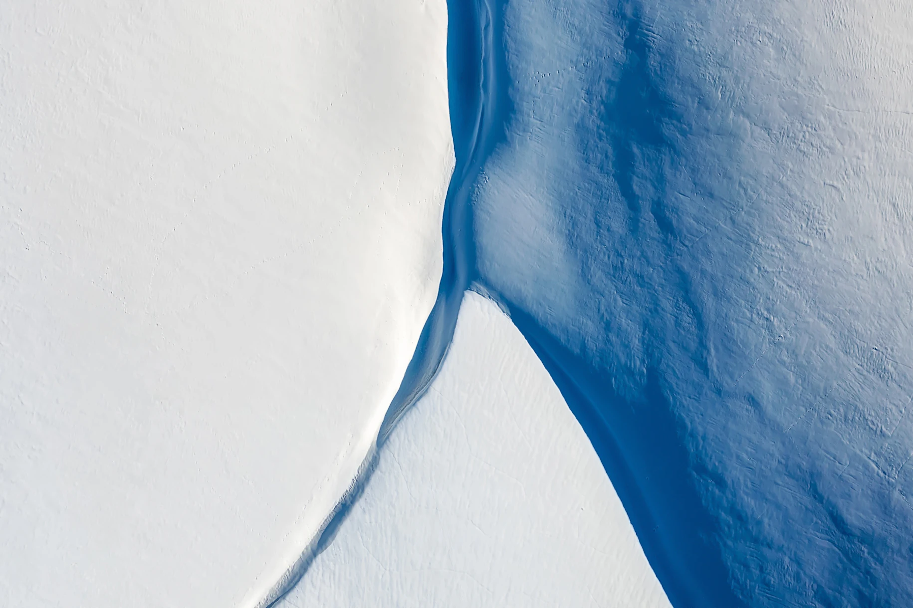 White and Blue wallpaper - Happywall