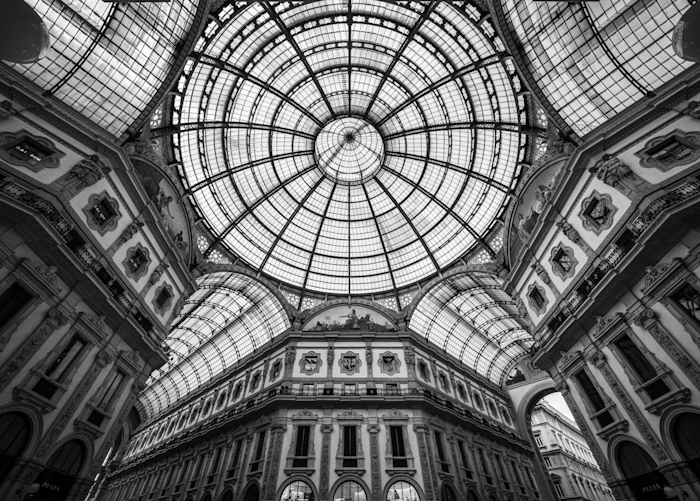 Black and White Vintage Architecture Wallpaper