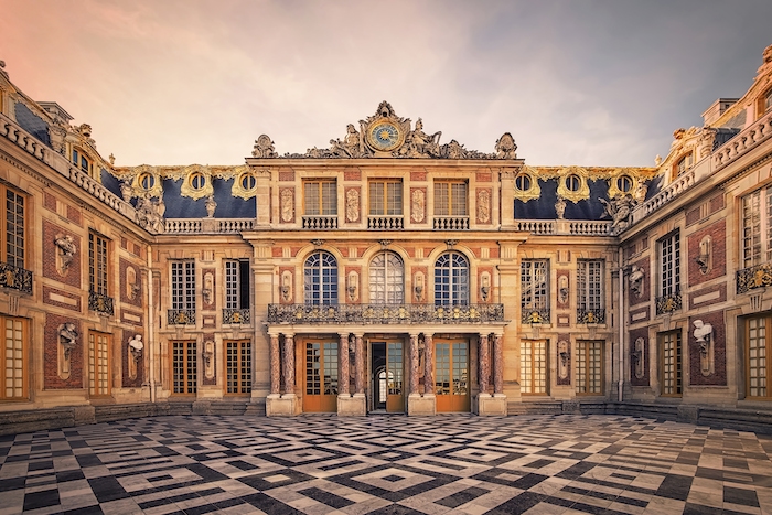 Elegant Versailles Palace Wallpaper