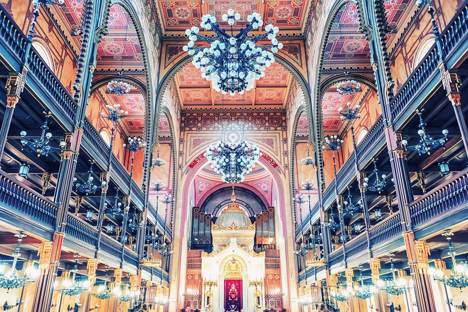 Dohany Street Synagogue wallpaper - Free shipping | Happywall