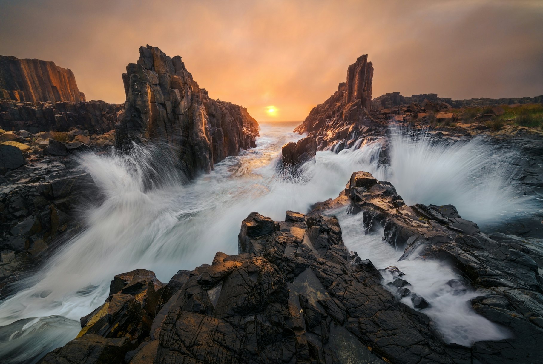 Let the Light Breaking Through wallpaper - Happywall