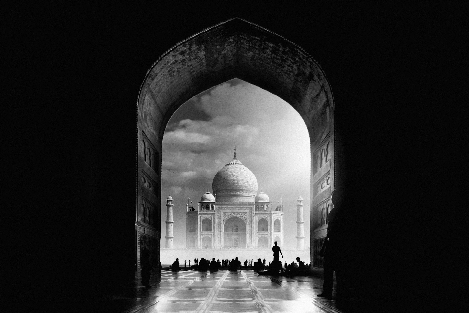 Taj Mahal view wallpaper - Happywall