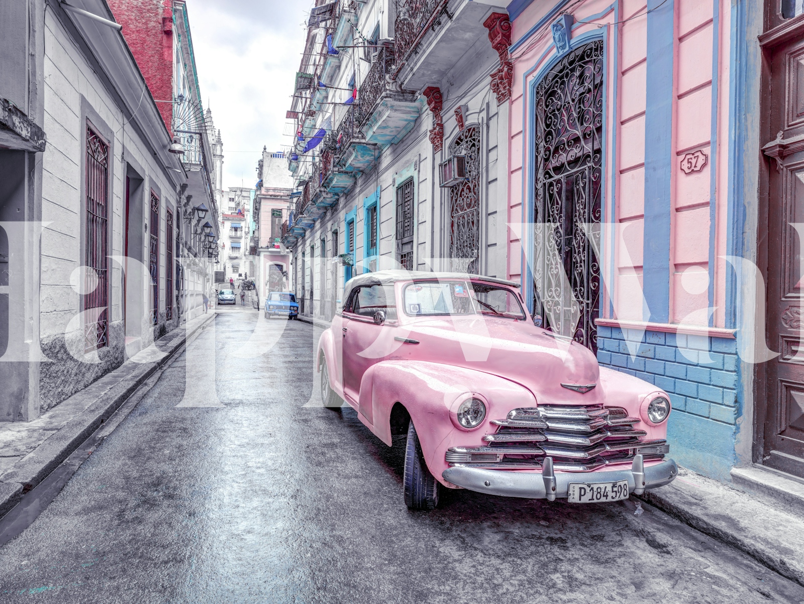 Havana's Timeless Ride Wallpaper | Happywall